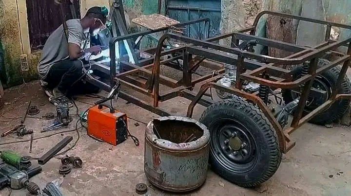 Kano man builds tricycle "Keke" from scratch (Photos)- Idoma Voice