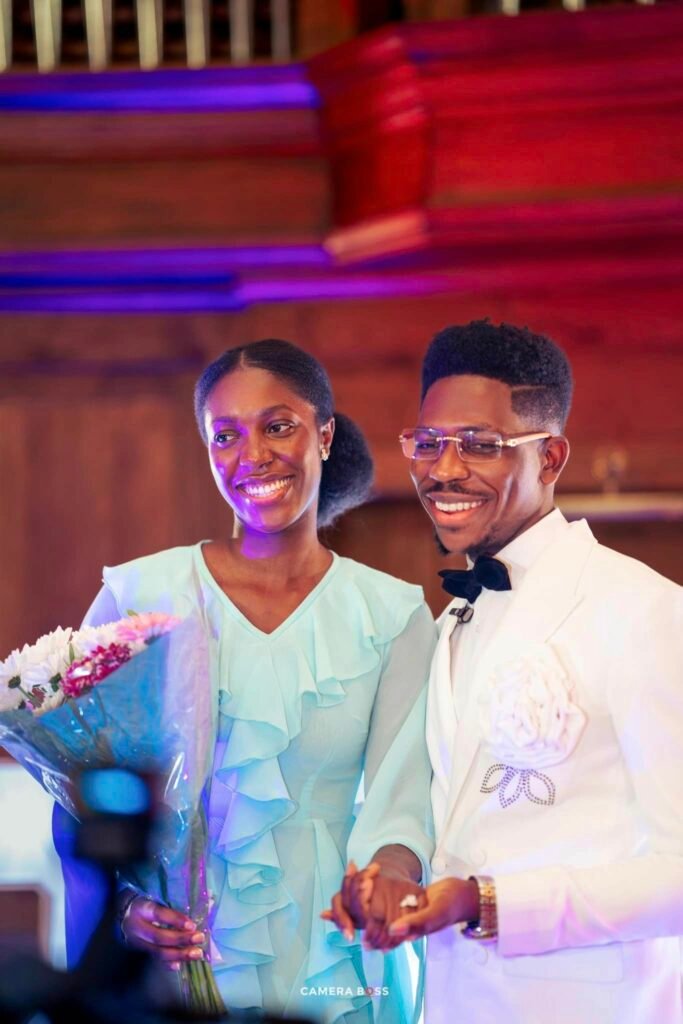 Gospel Singer, Moses Bliss engages fiancee (Photos)- Idoma Voice